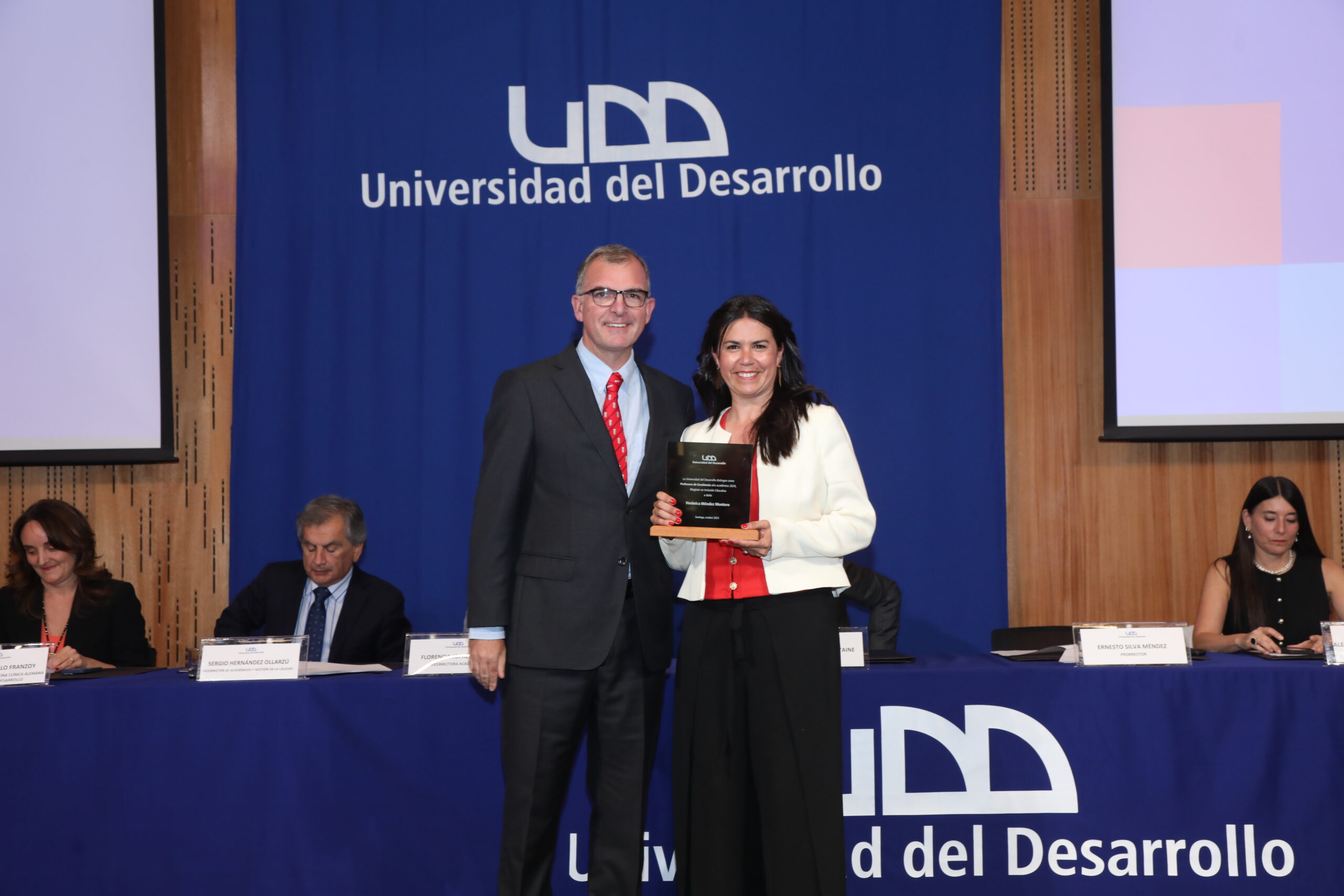 Facultad de Educación UDD distingue a sus Profesores Excelencia 2024 ...